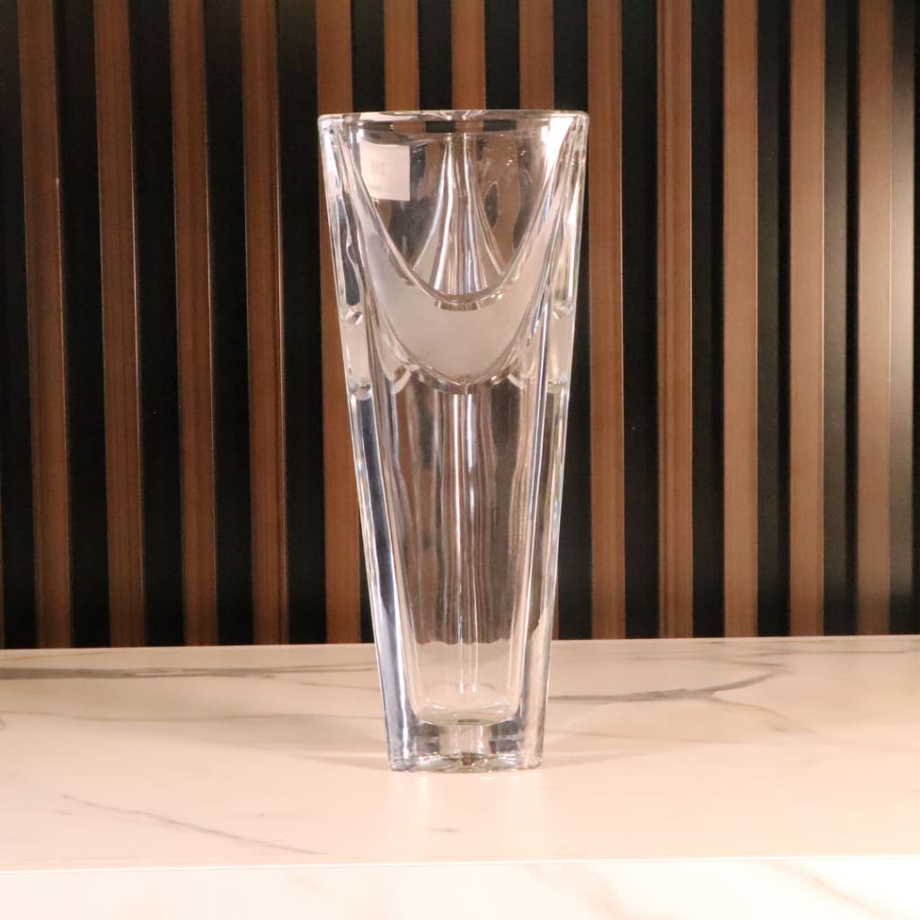 Transparent Triangle Vase [Crystal] – Royal Brands Co